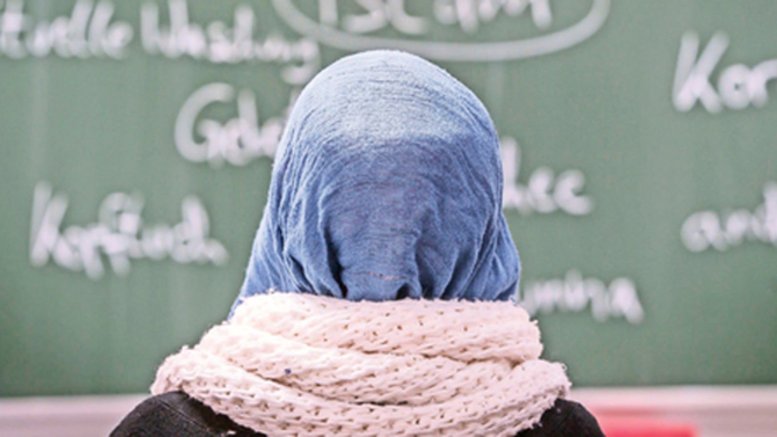 Stopp für Familiennachzug und Kopftuchverbot - Politik-Live