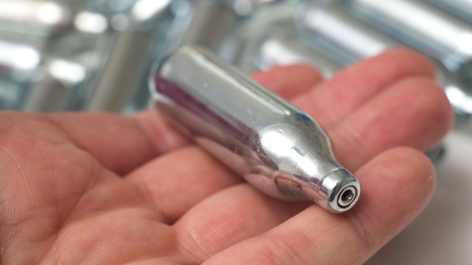 Großbritannien verbietet Lachgas - oe24.at