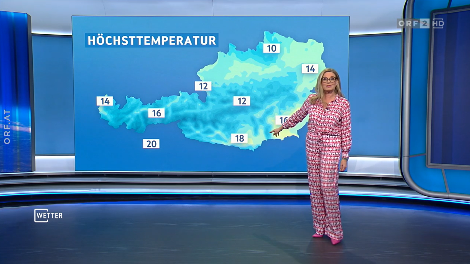Netz lacht über ORF-Lady Christa Kummer im Pyjama-Look - madonna24.at