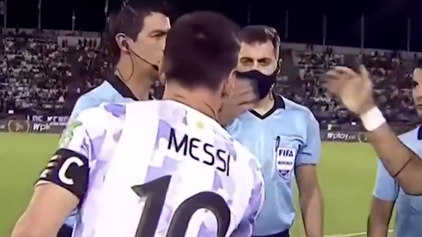Dieses Horror-Foul schockt alle Messi-Fans - oe24.tv