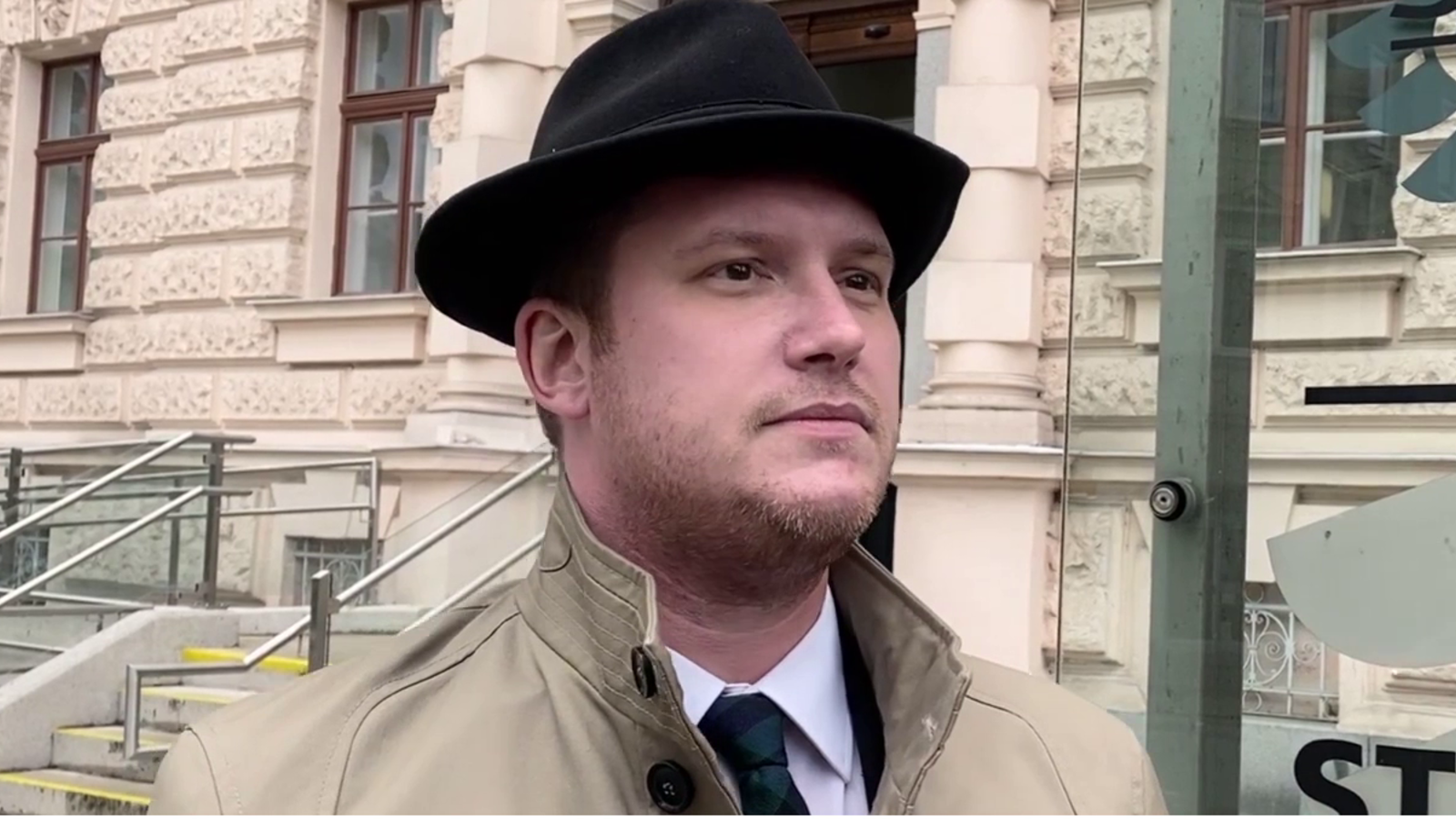 Strafverteidiger Michael Lanzinger zu brutaler Messerattacke in Wels - oe24.tv