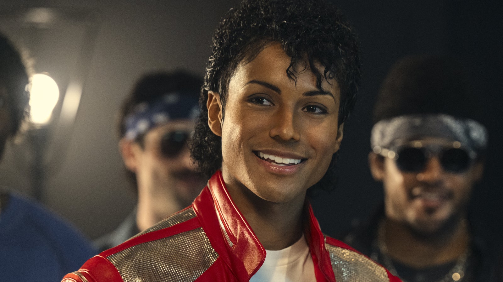 „Michael“: Jackson-Film verschweigt alle Skandale - auch viele Hits ...