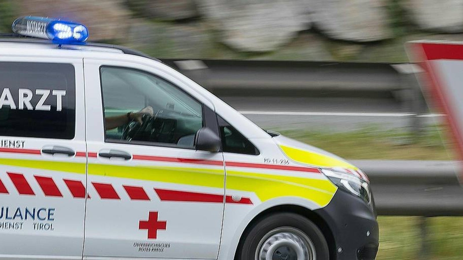 Unter Hoflader begraben: 30-Jähriger tot - oe24.at