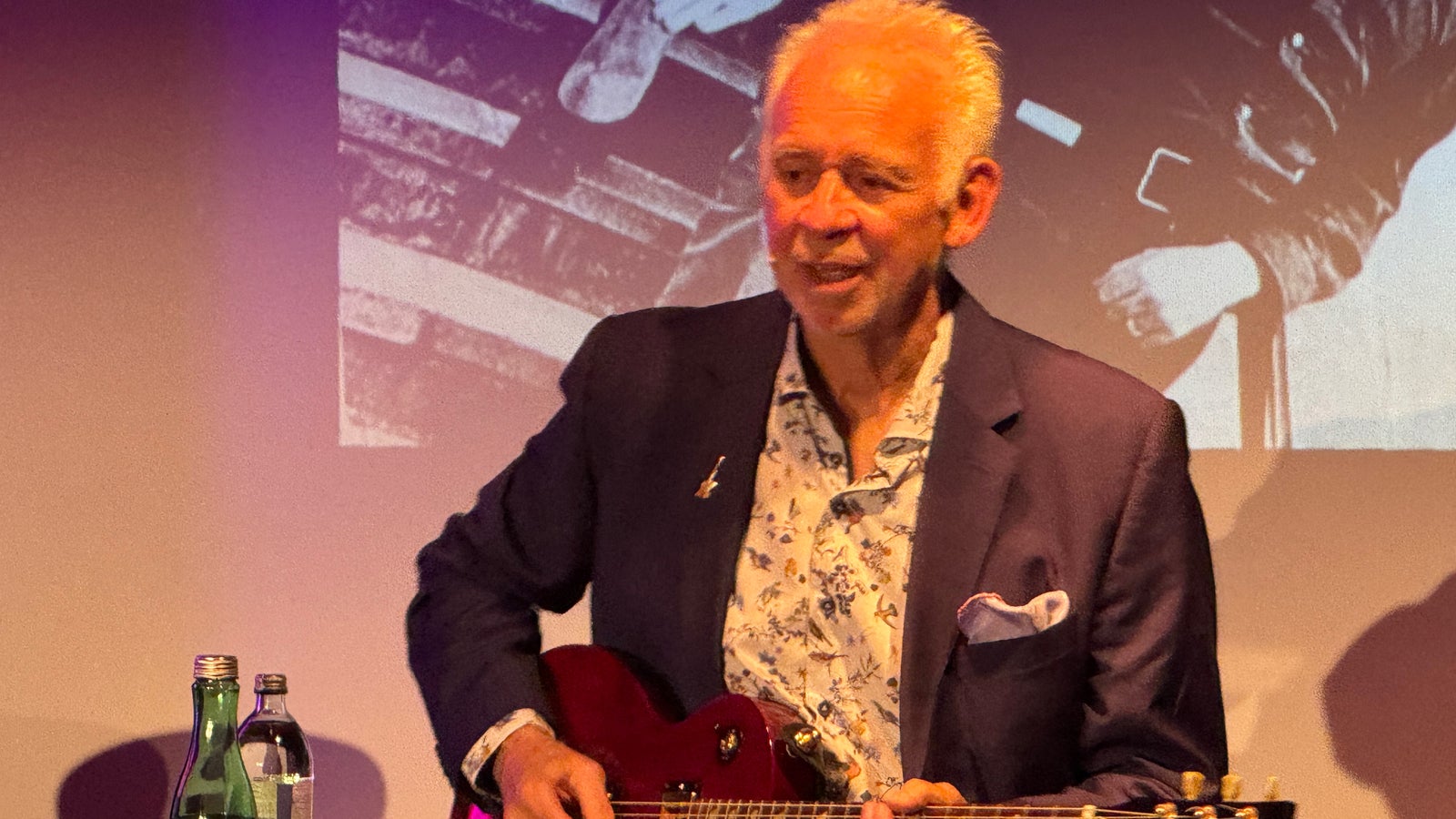 Phil Manzanera liefert in Wien Roxy-Music-Hits für nur 5 Euro! - stars24