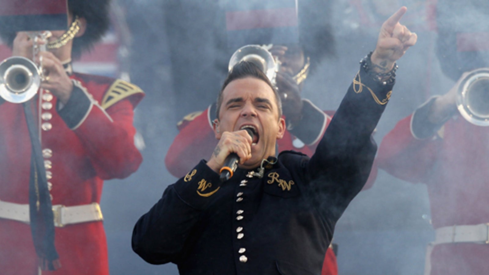 Robbie Williams rockte für Queen - stars24