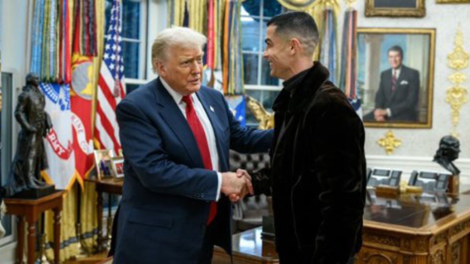 Trump schwärmt mit KI-Video von Ronaldo - oe24.at