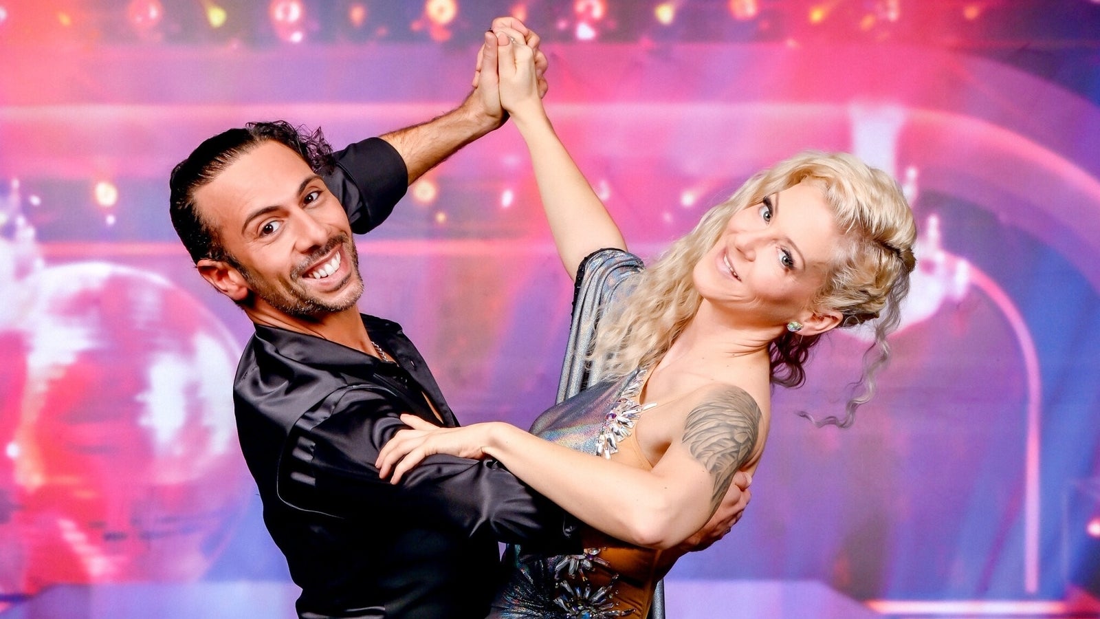 Doppel-Belastung für die "Dancing Stars" - stars24