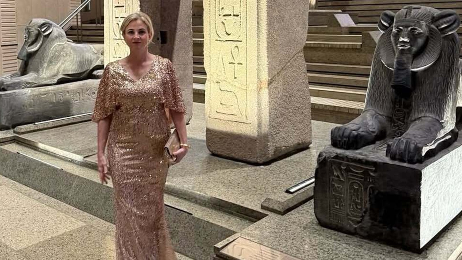 Shitstorm für Meinl-Reisinger nach goldenem Auftritt in Kairo - Politik ...
