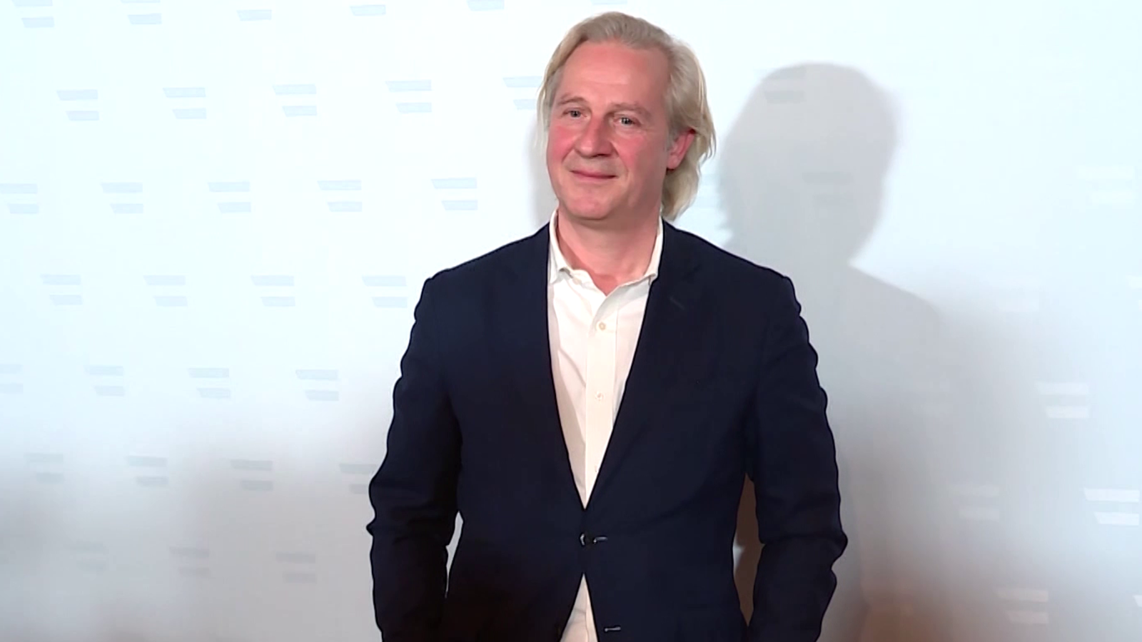 Stefan Bachmann wird ab 2024/25 Burgtheater-Direktor - oe24.tv