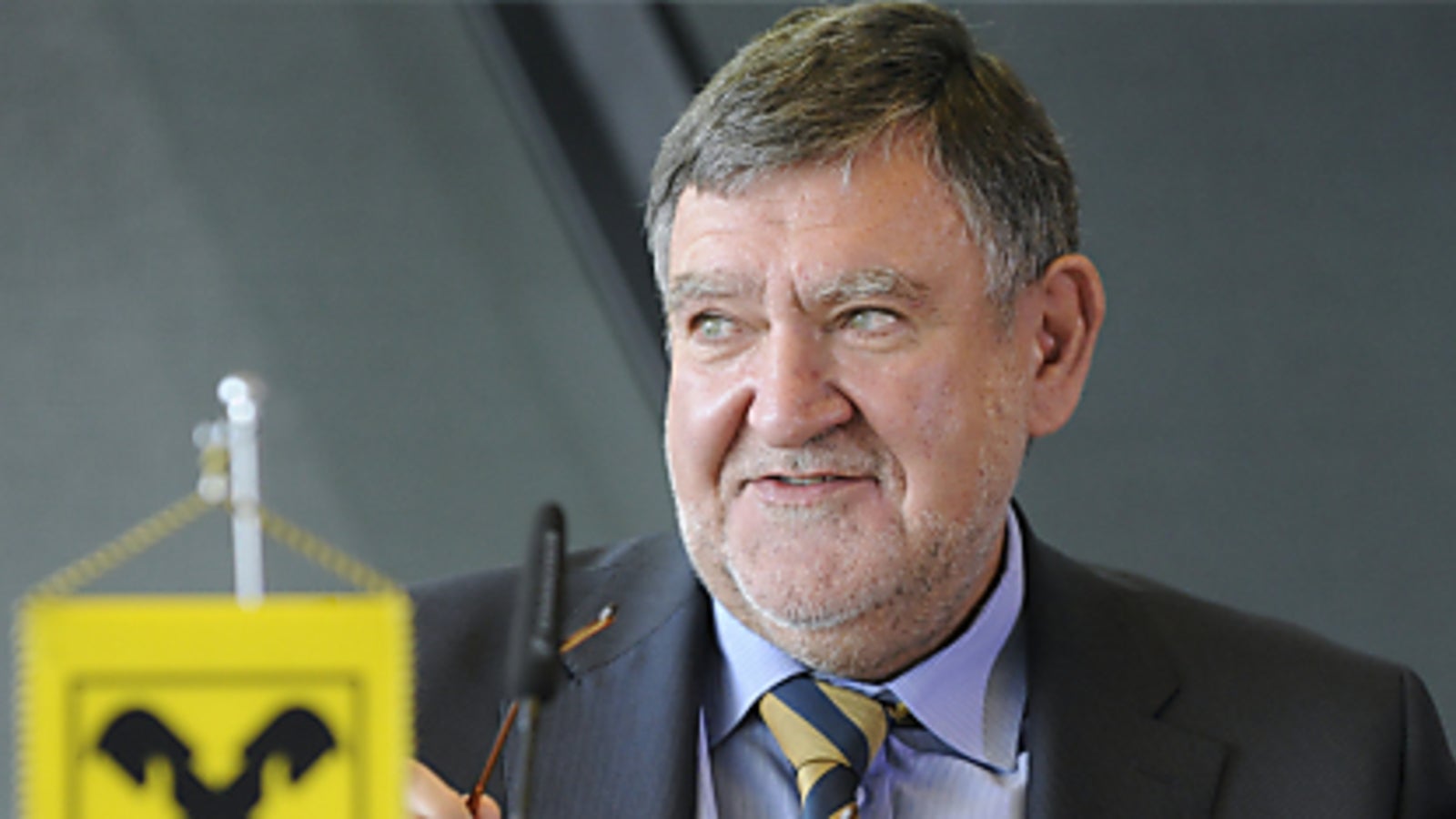 Super-Banker tritt zurück - Business-Live