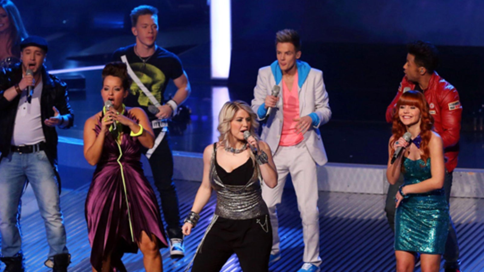 3. Motto-Show: 'Let’s Party!' - stars24