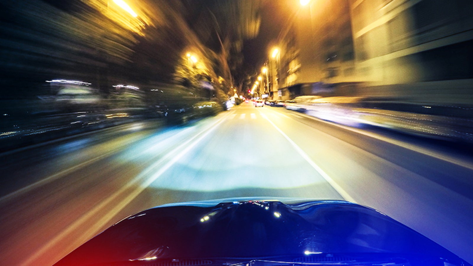 Flüchtete mit 230 km/h vor Polizei: 21-Jähriger Raser auf freiem Fuß ...