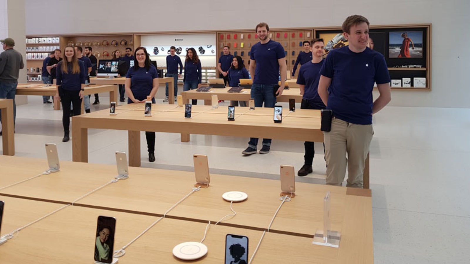 Neuer Apple-Store im ÖSTERREICH-Check - oe24.at