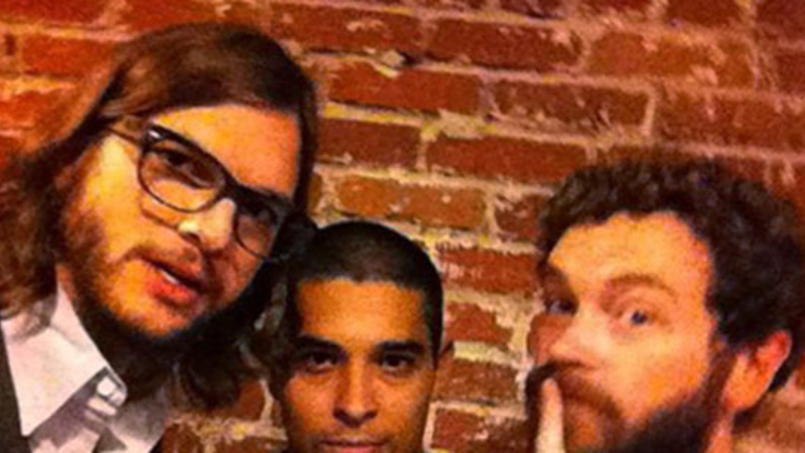 Während Ashton feierte, sah Demi fern - stars24