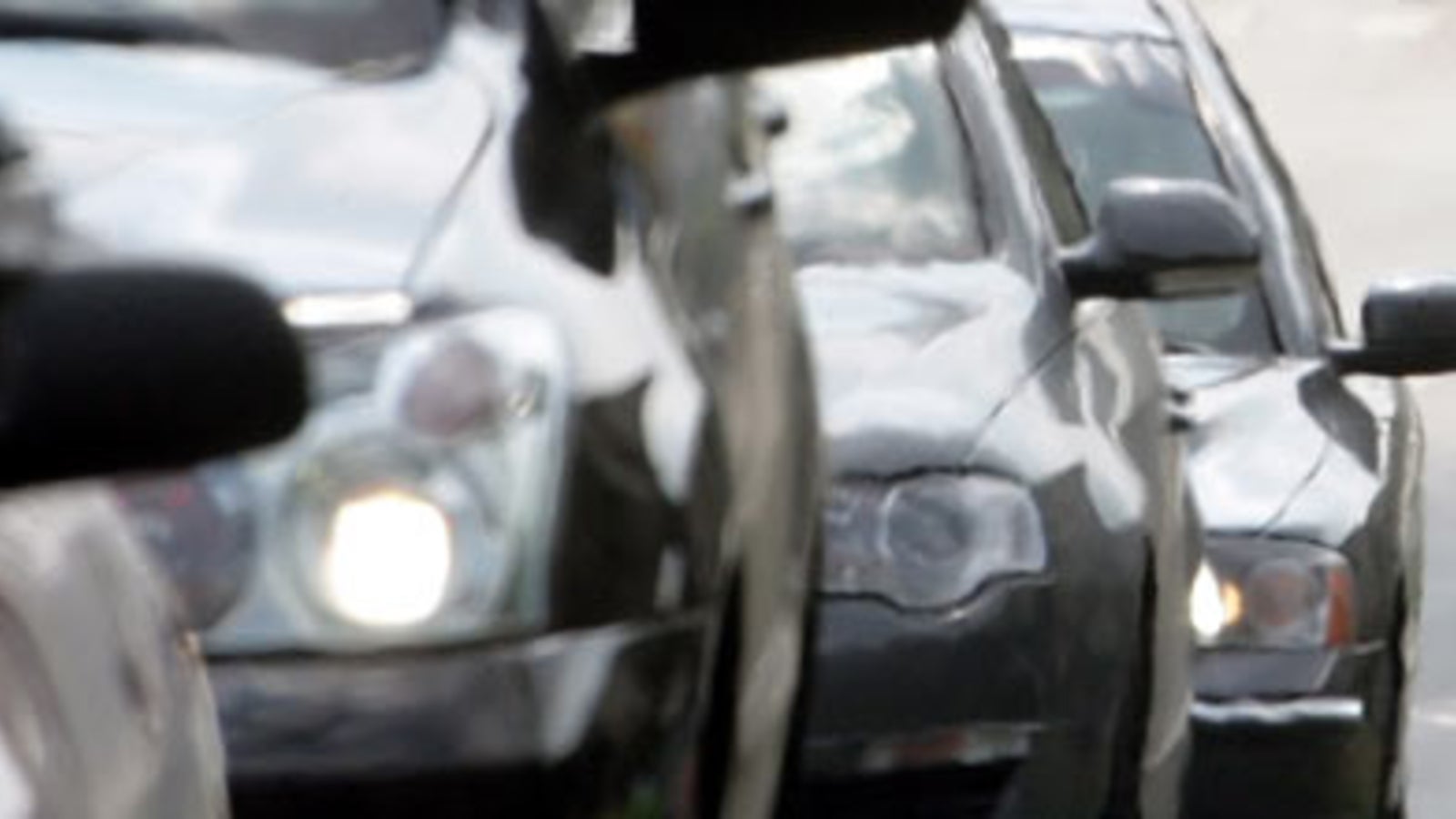 Betrunkene lässt Bub bei 30 Grad im Auto - oe24.at