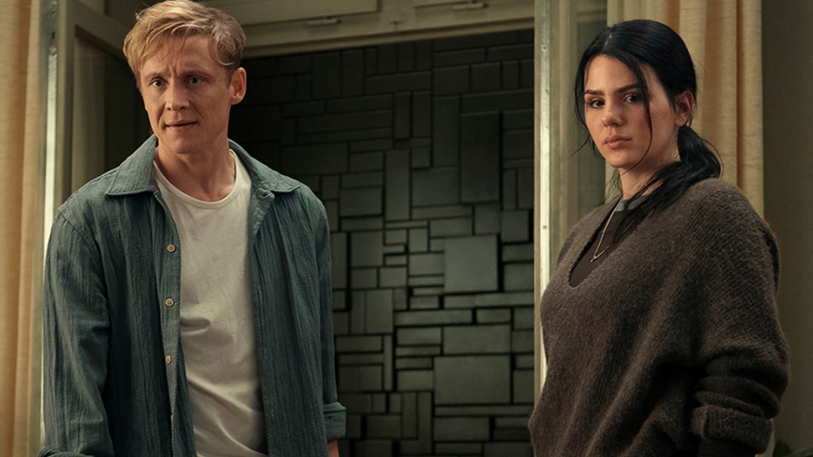 Jur-350 she has some unique details in the room like