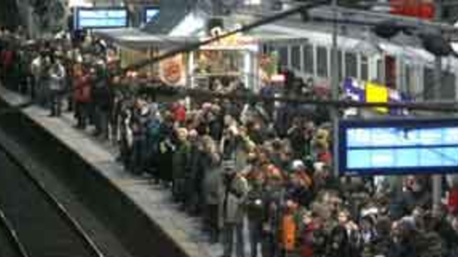 Salzburger Hauptbahnhof 2 Stunden lahmgelegt - oe24.at