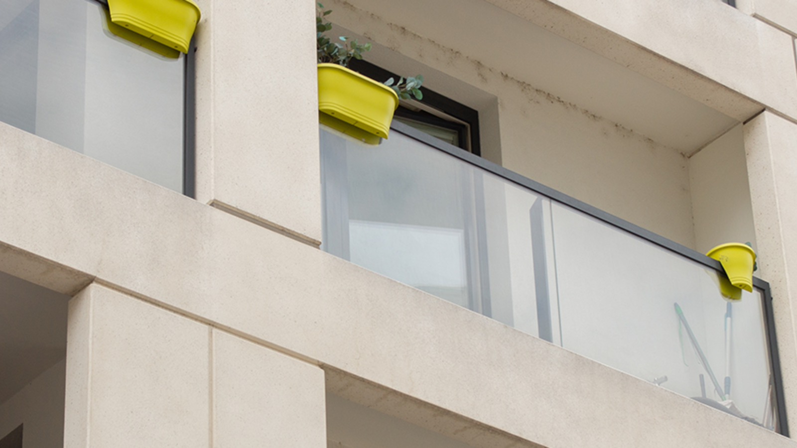 Autistischer Bruder (11) nach Baby-Sturz vom Balkon weiter unter ...