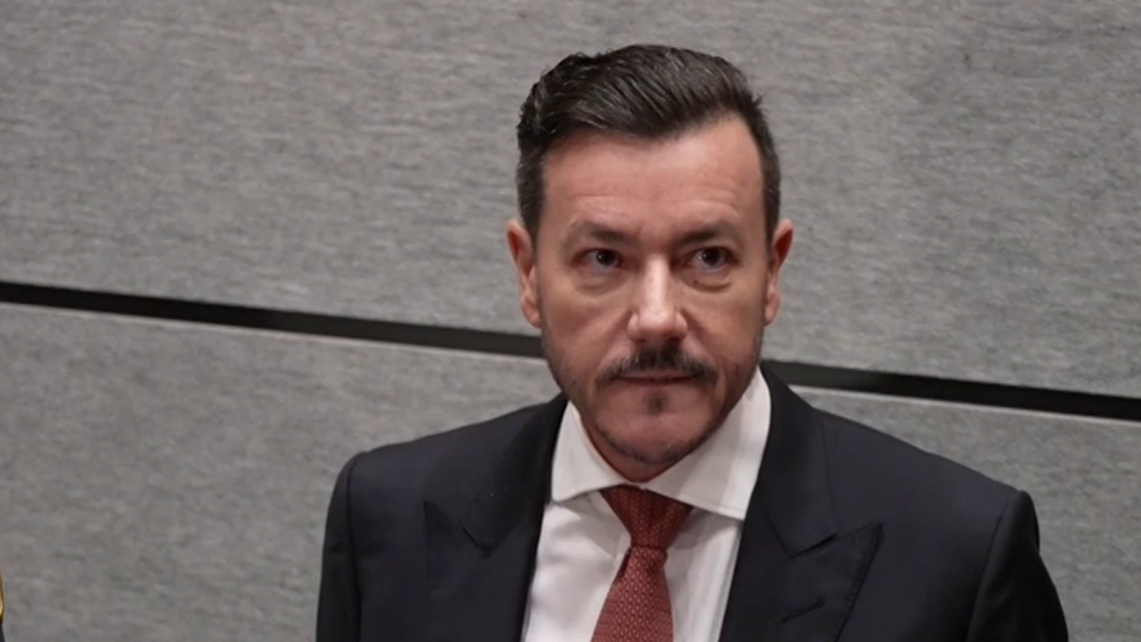 Benko-Paukenschlag: Italo-Richter bleibt knallhart - oe24.tv