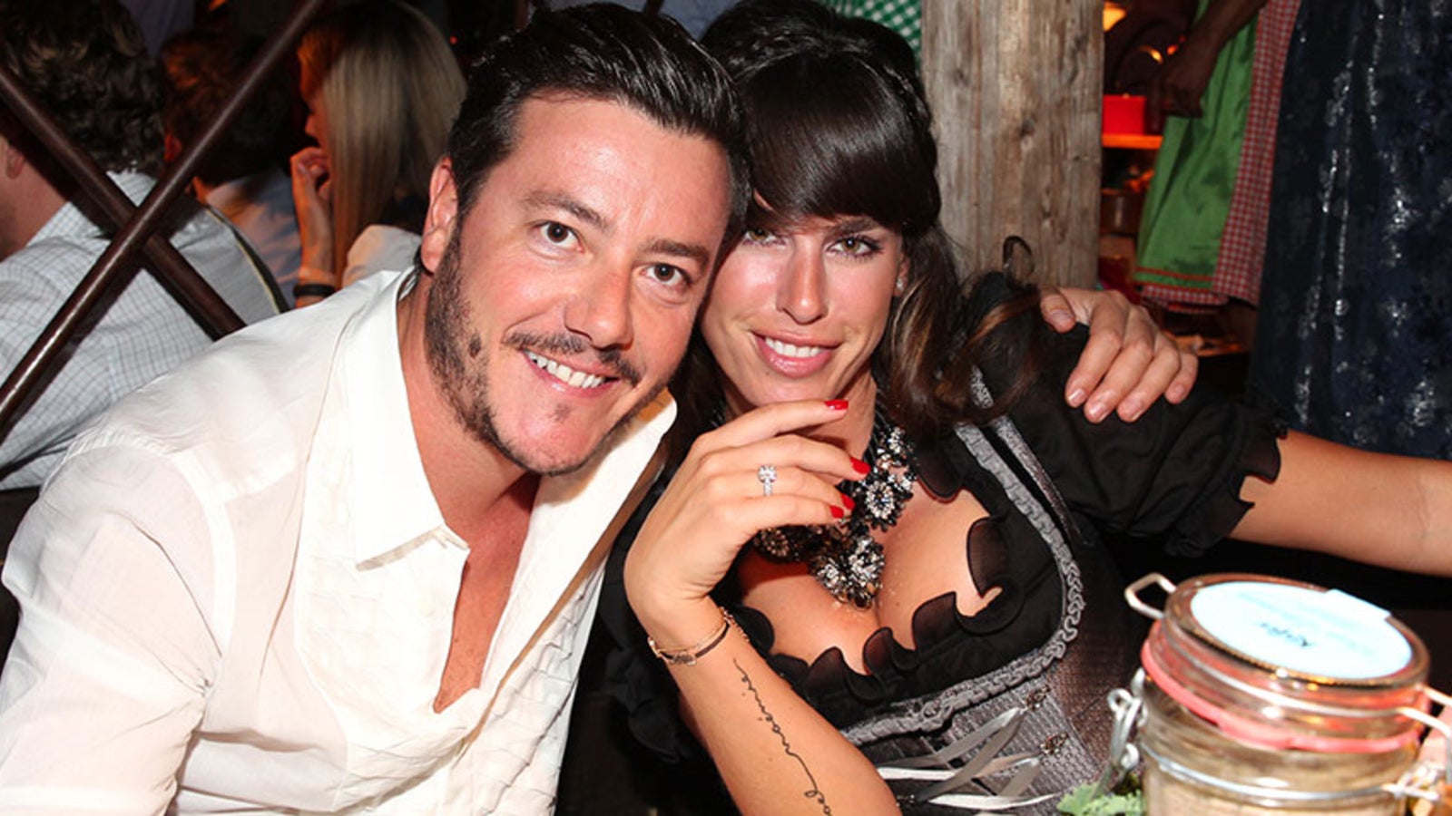 Benko-Schwiegermama Brigitte klagt an: "Kenne meine Enkerl nicht!" - stars24