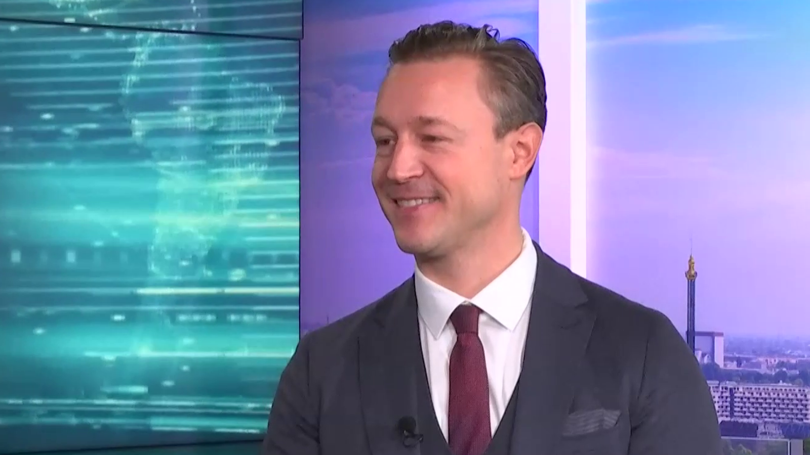 Isabelle Daniel: Das Interview mit Gernot Blümel - oe24.tv