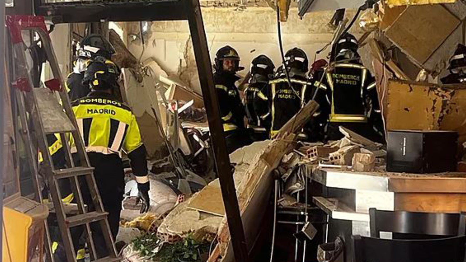 Explosion in Café in Madrid - 25 Verletzte - oe24.at