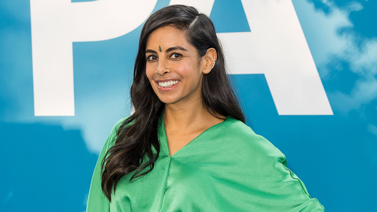 Traumschiff-Star Fernandes: Erste Wohnung mit 17 gekauft, jetzt ist sie reich - stars24