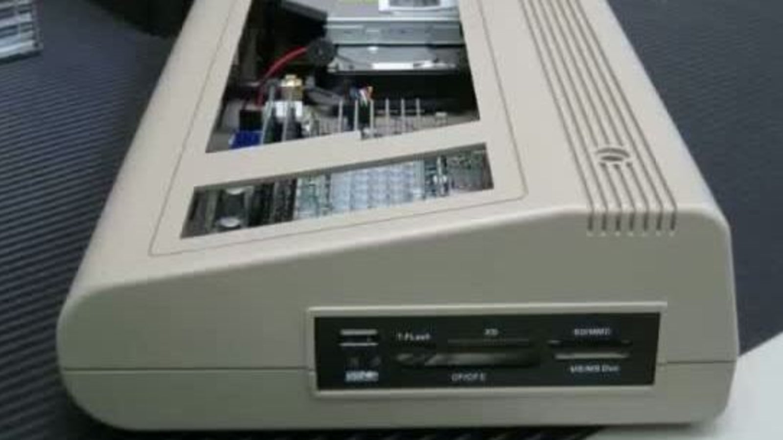 Start für den neuen Commodore C64x - oe24.tv