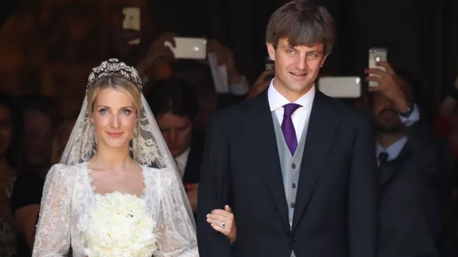 Ernst August junior: 4. Baby mit Ekaterina - stars24