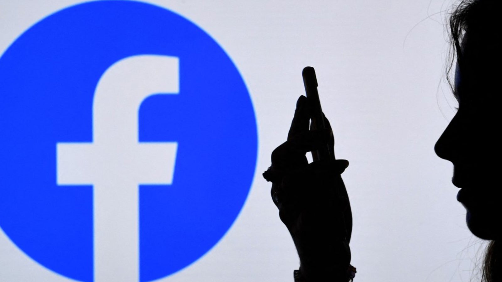 Kuriose Facebook-Störung: User sehen im Feed nur noch Nachrichten an ...