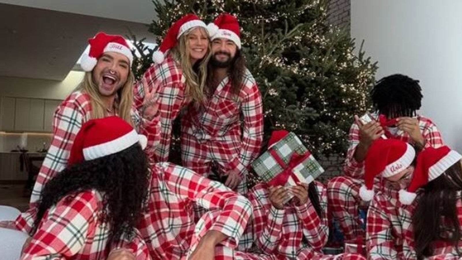Hier wird geschmust! Heidi Klum zeigt intime Weihnachtsmomente - stars24