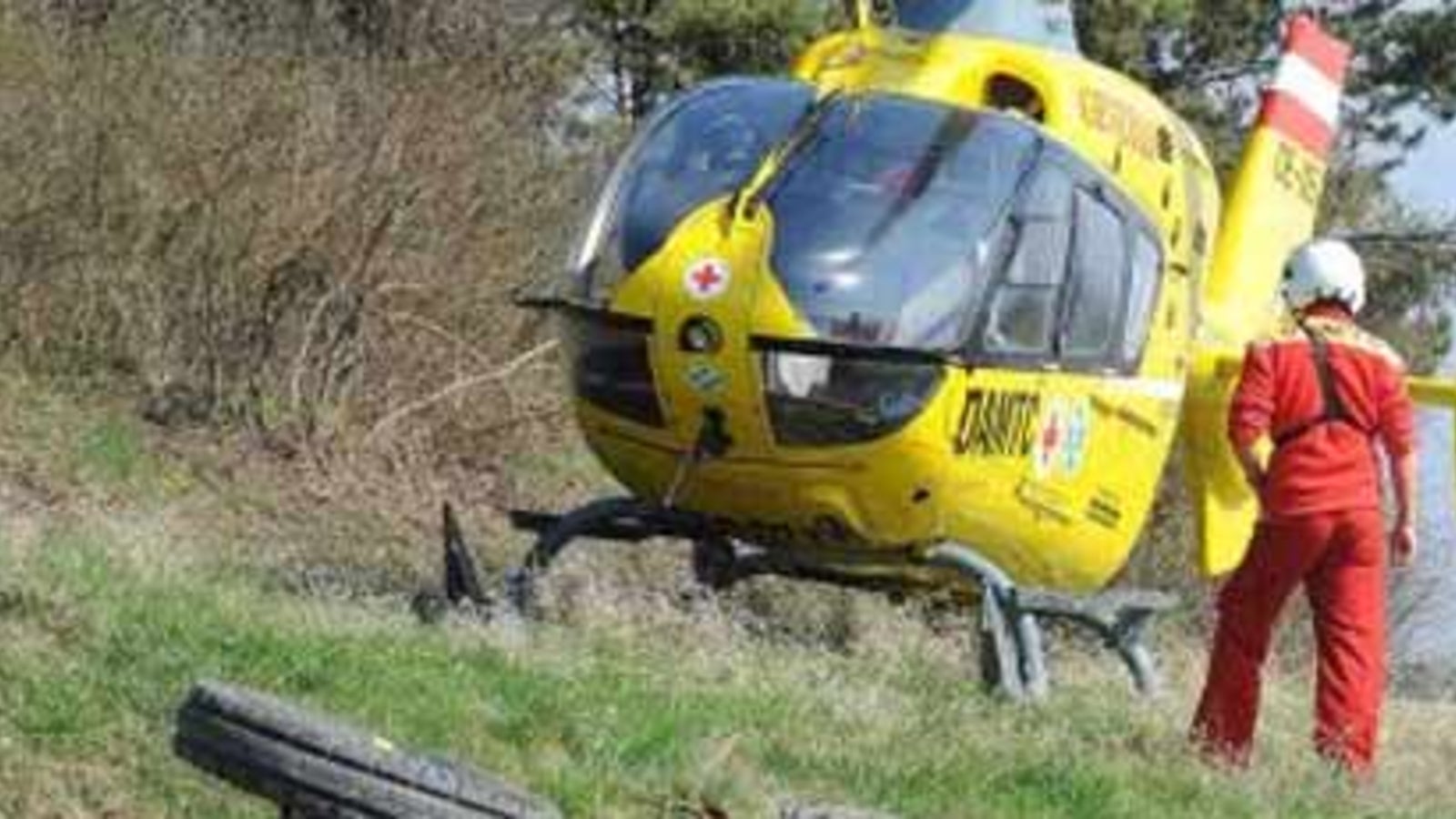 Mann trennt sich mit Kreissäge vier Finger ab - oe24.at