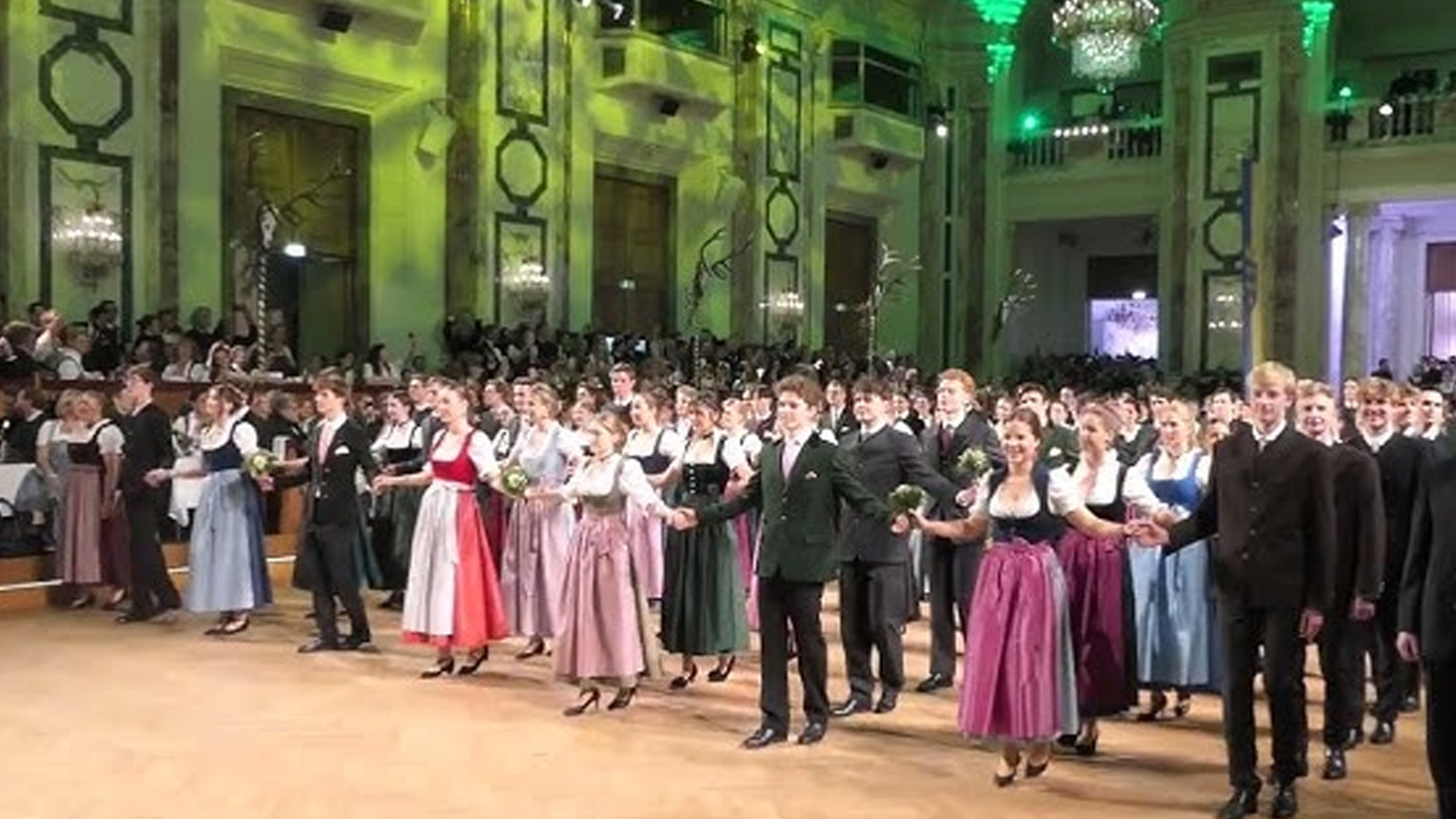 Jubiläum: So war der Jägerball 2025 - oe24.tv