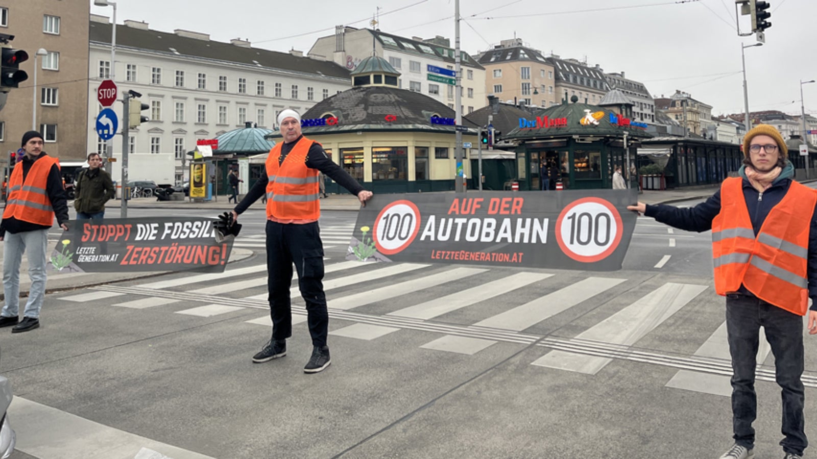 Klimaaktivisten legen Wienzeile lahm - oe24.at