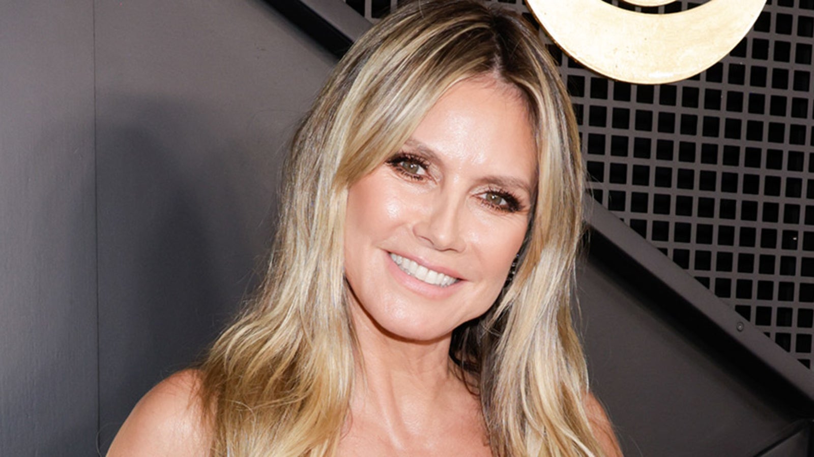 Heidi Klum lässt auf Insta alle Hüllen fallen - stars24