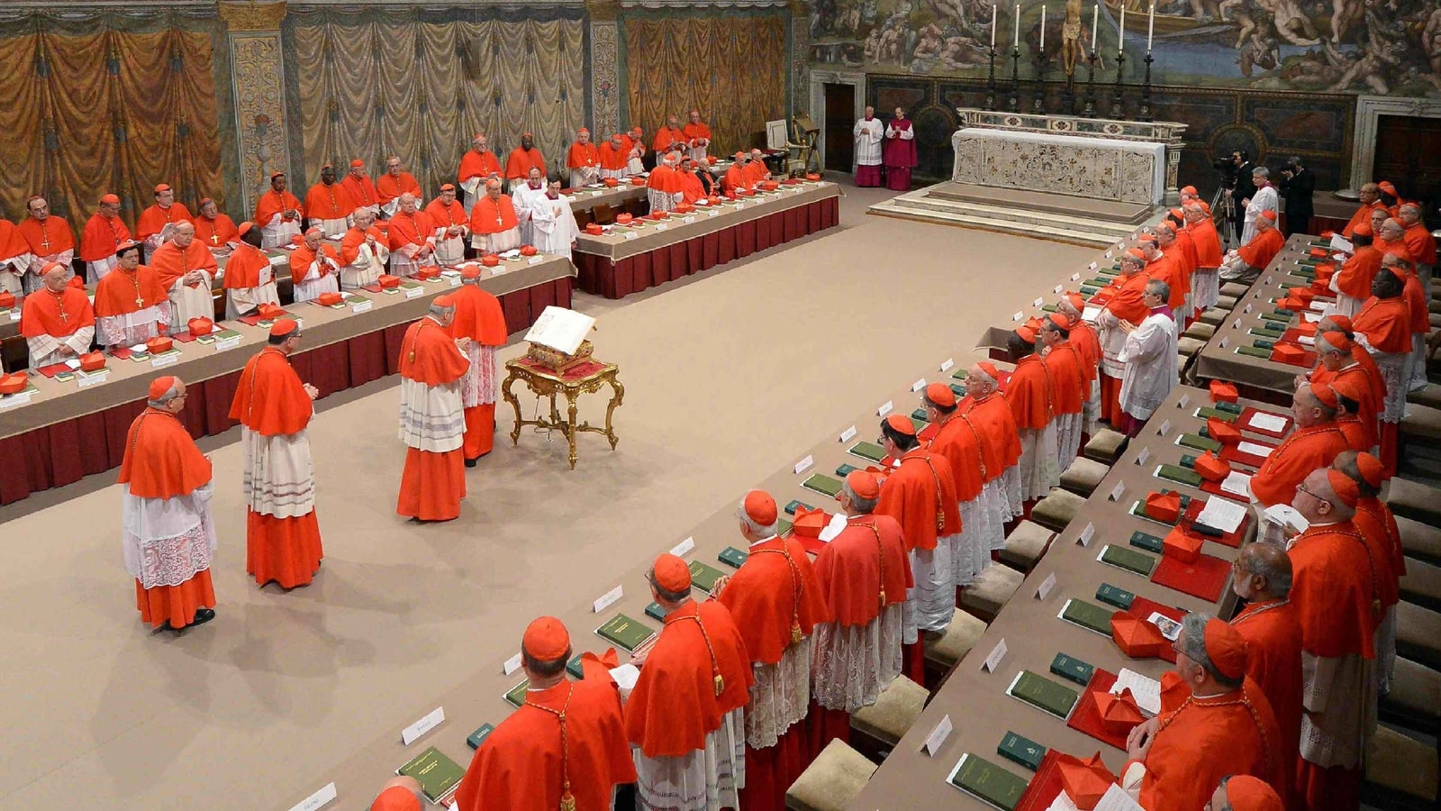 Konklave-Hammer: ER könnte neuer Papst werden - oe24.at