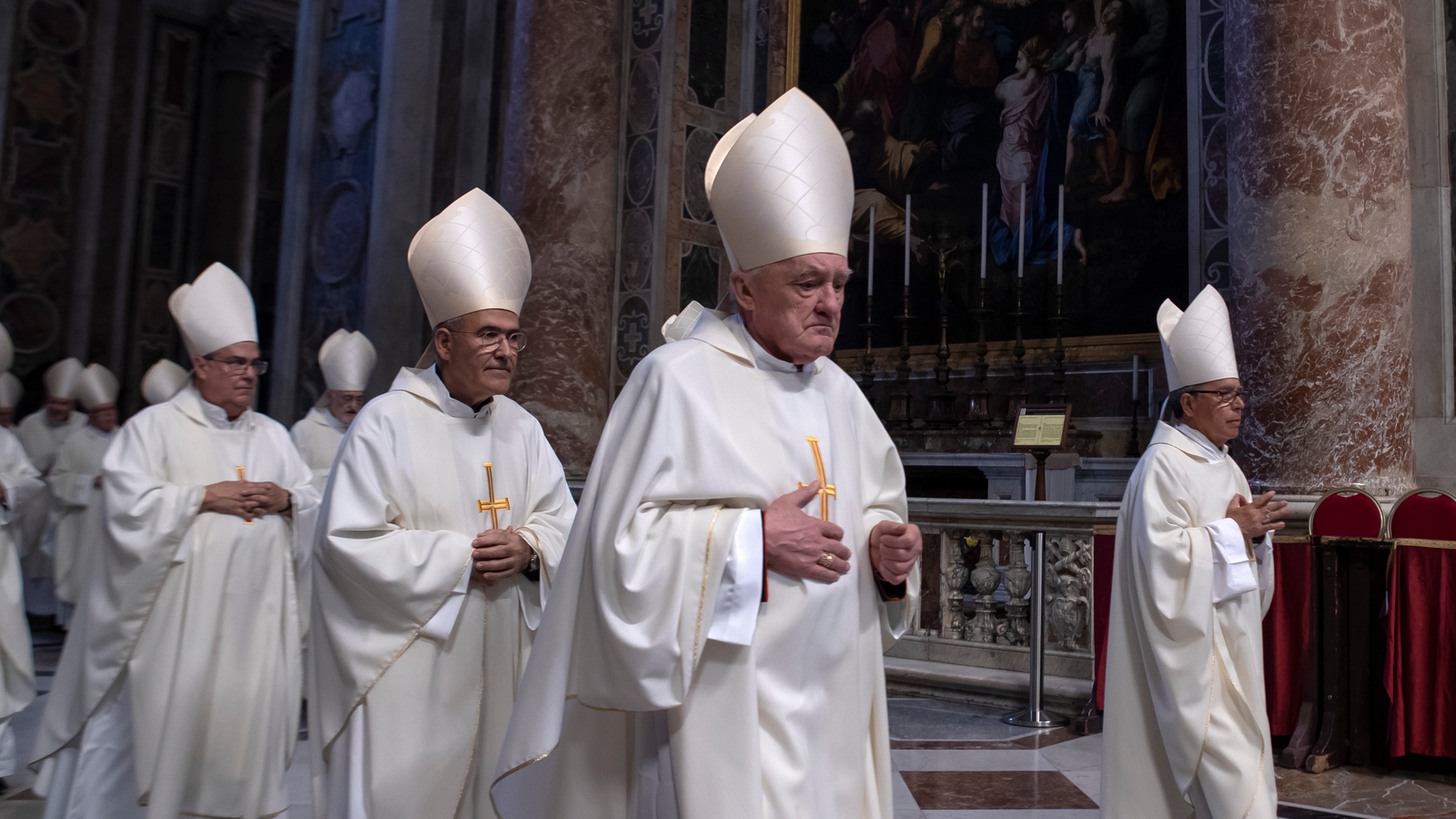 Schwarzer Rauch: DIESE Stimmen braucht ein neuer Papst - oe24.at