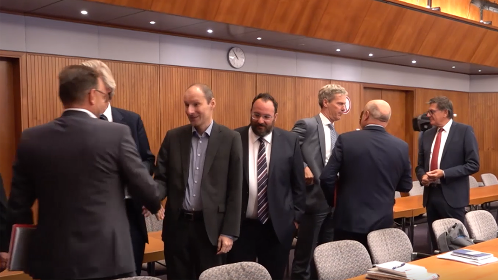 Metaller-KV steht: 7,4 Prozent mehr Lohn - oe24.tv