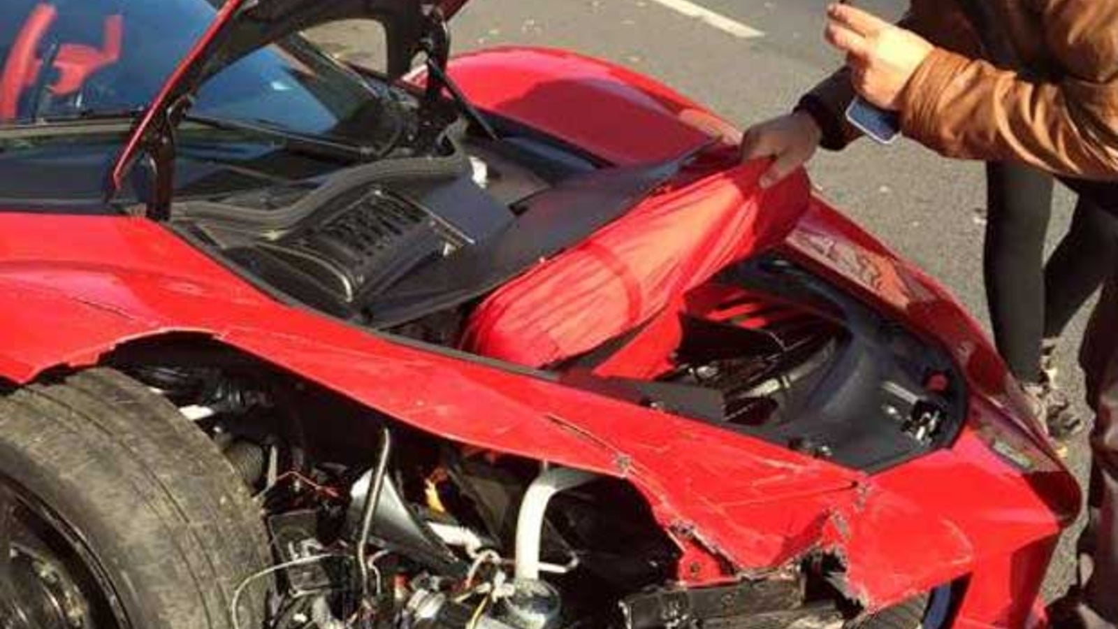 Fotos vom LaFerrari-Crash in Budapest - oe24.at