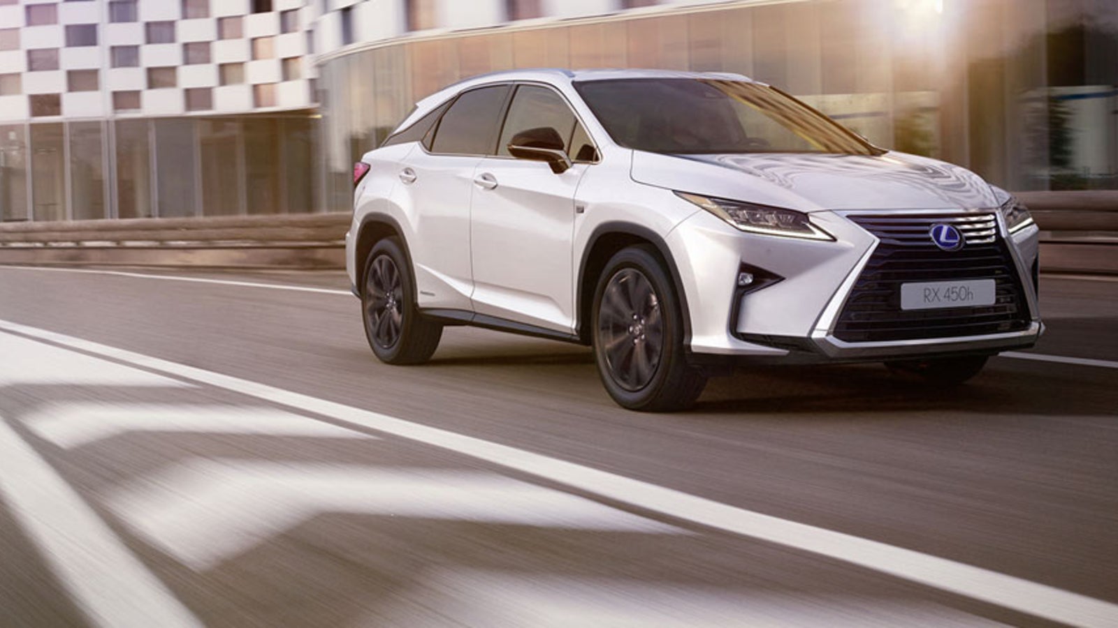 Lexus bringt den RX 450h Sport - oe24.at