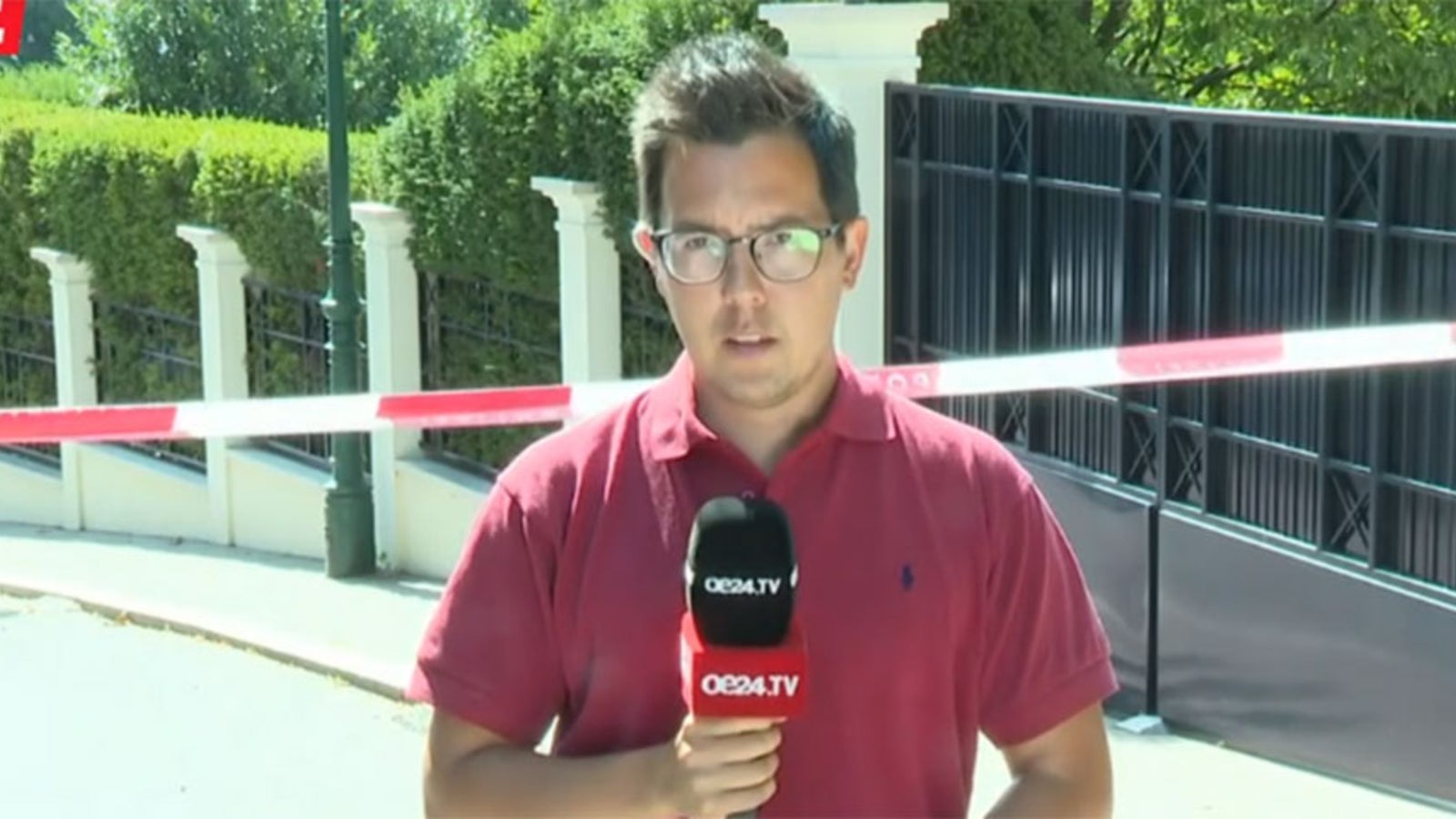 Richard Lugner ist tot: Villa abgeriegelt, nur Familie darf durch - stars24
