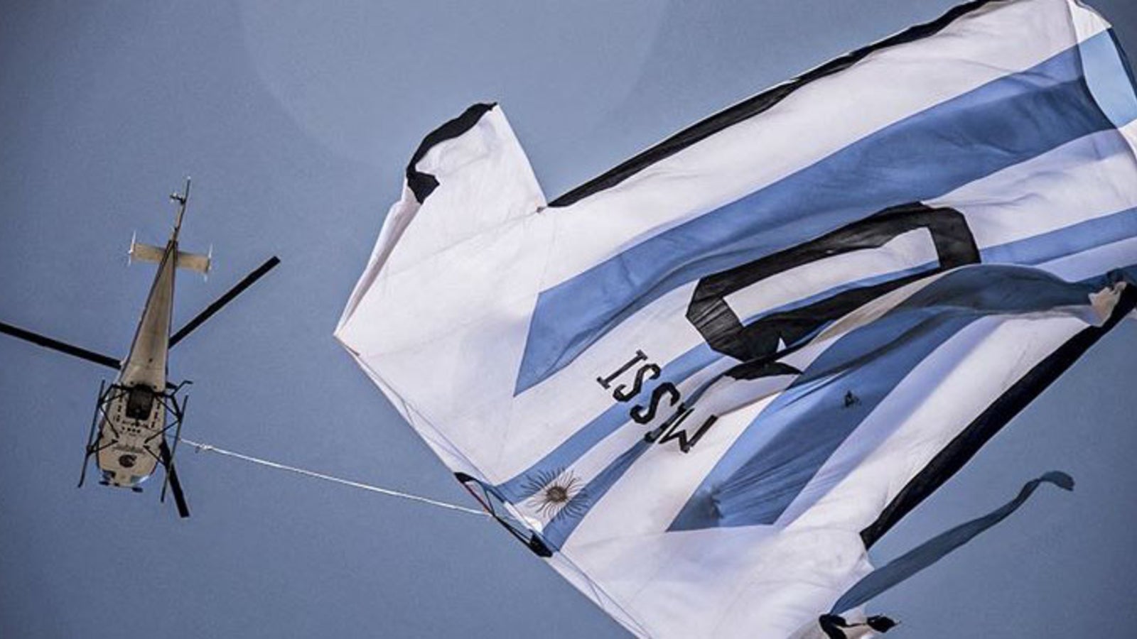 Riesen-Messi fliegt über Argentinien - sport24.at