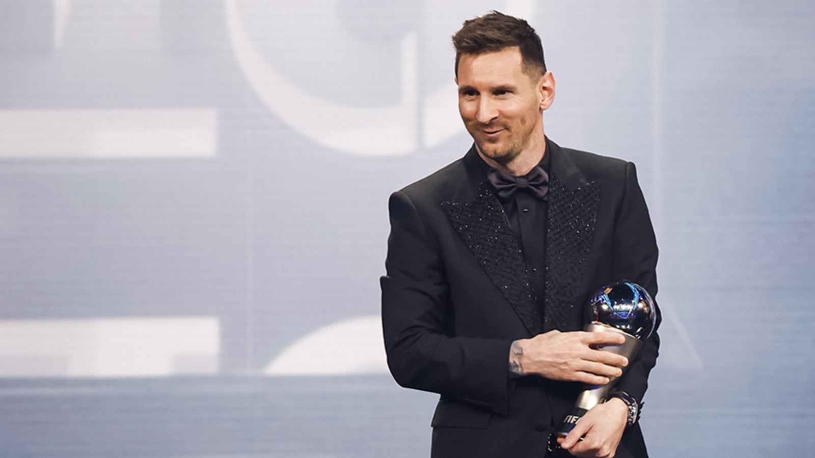 Lionel Messi zum 7. Mal Weltfußballer des Jahres - oe24.tv
