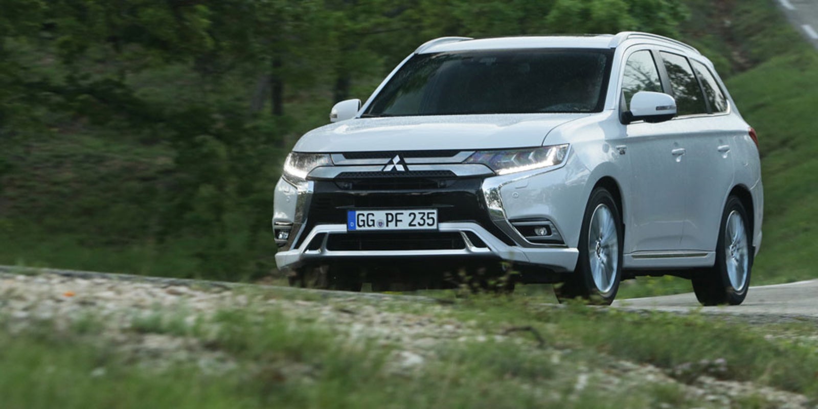 Mitsubishi phev outlander store