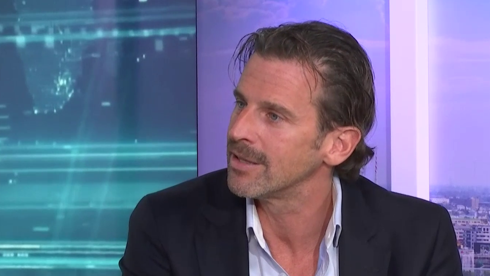 Kritik am System: Veith Moser im Interview | Isabelle Daniel - oe24.tv