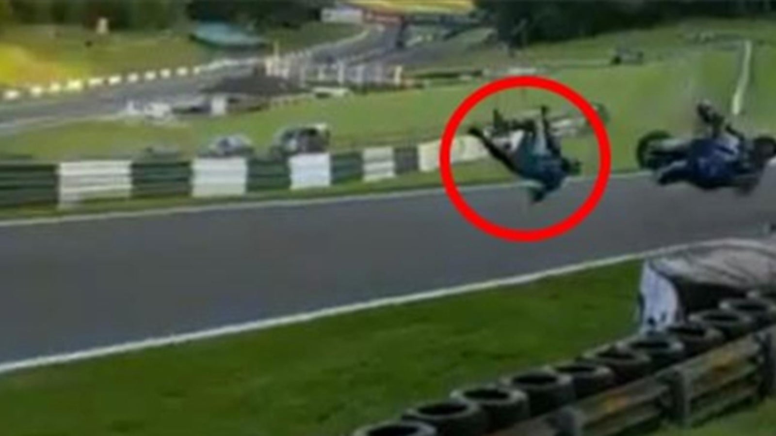 Mega Sturz mit nur Knochen- Haarriss im Beim überlebt - oe24.tv