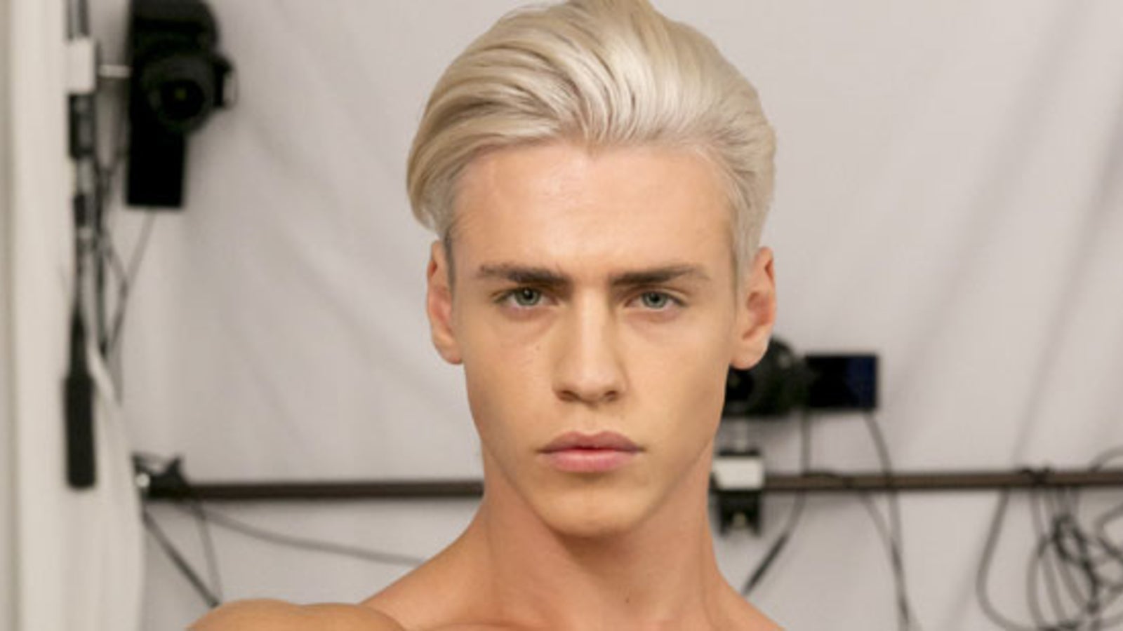 Oliver ist "Austria's next Topmodel" - stars24