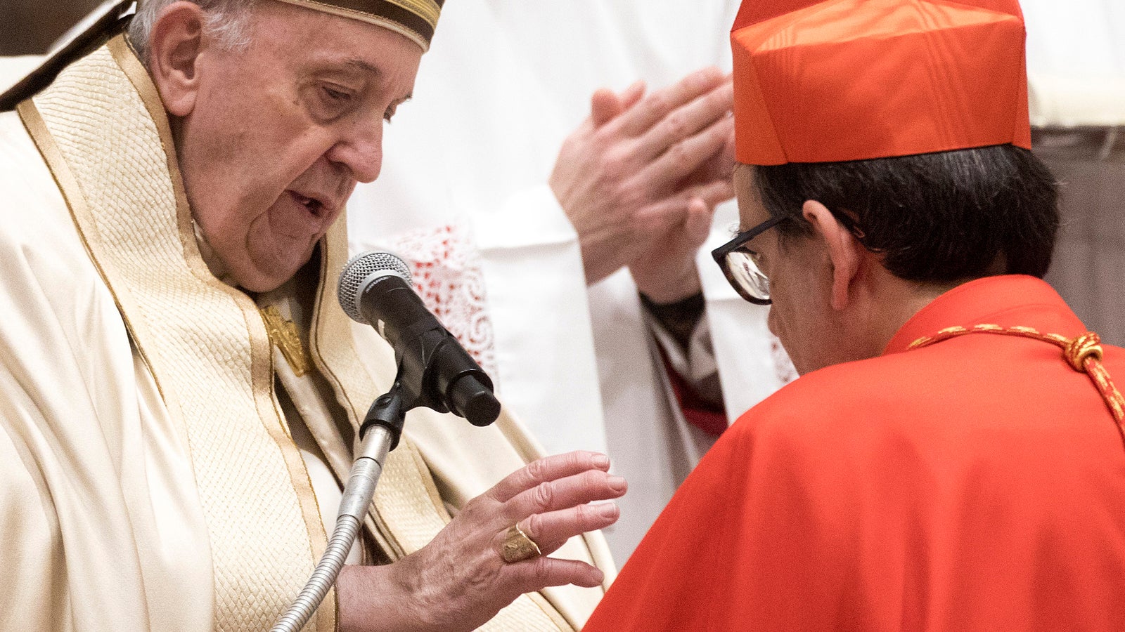 Papst Franziskus' letztes Geheimnis: Warum sein Ring zerstört wird ...