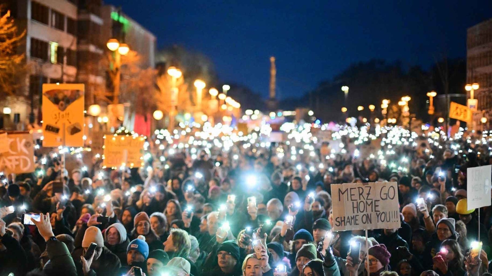 Massen-Proteste gegen AfD und CDU-Kurs - oe24.at