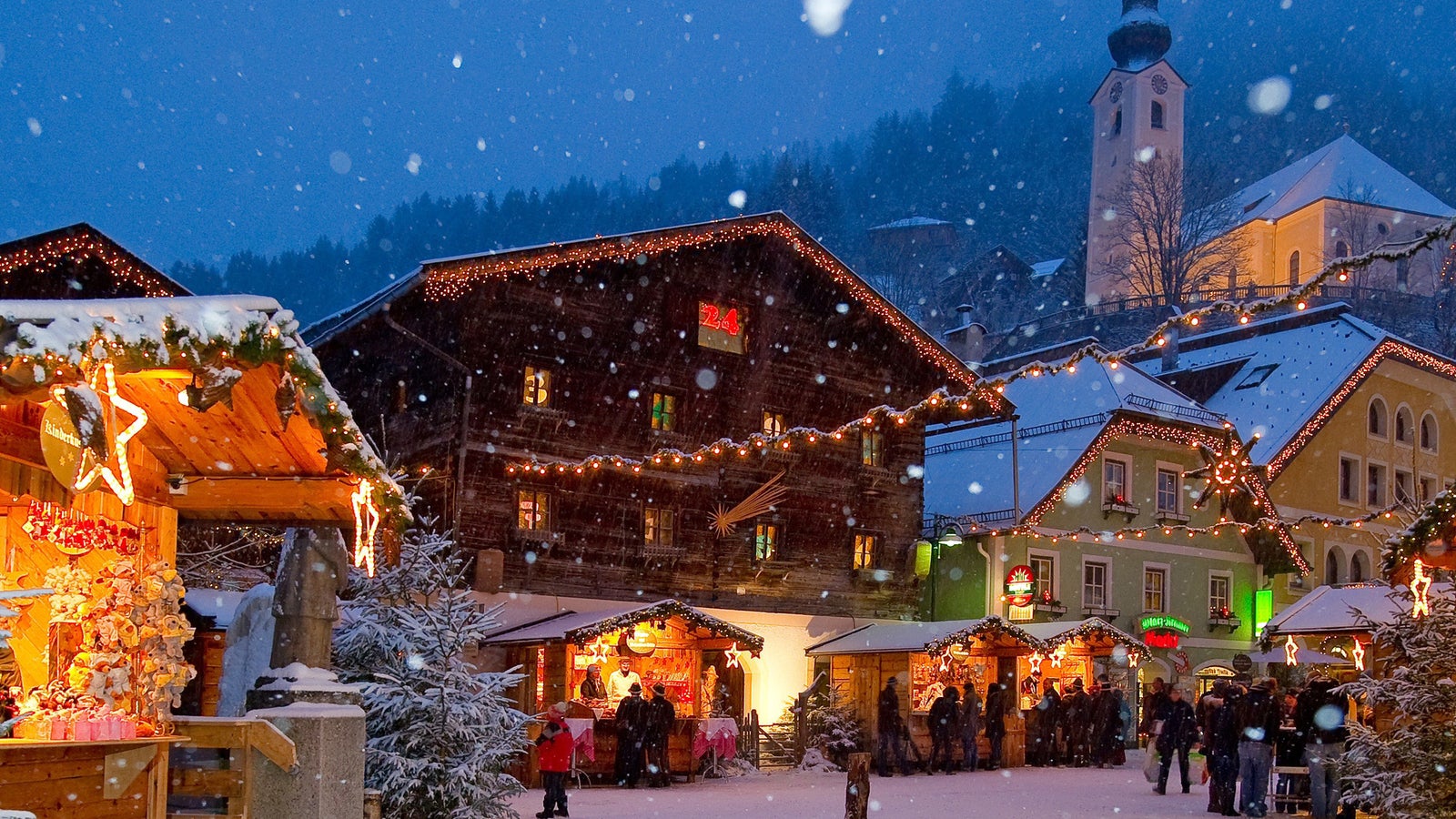 Advent in Österreich: Märkte, Krippen und Lichterzauber in den Bergen ...